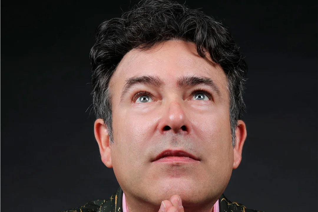 El reconocido actor "Tony Cortes" se hizo el implante capilar con el ...