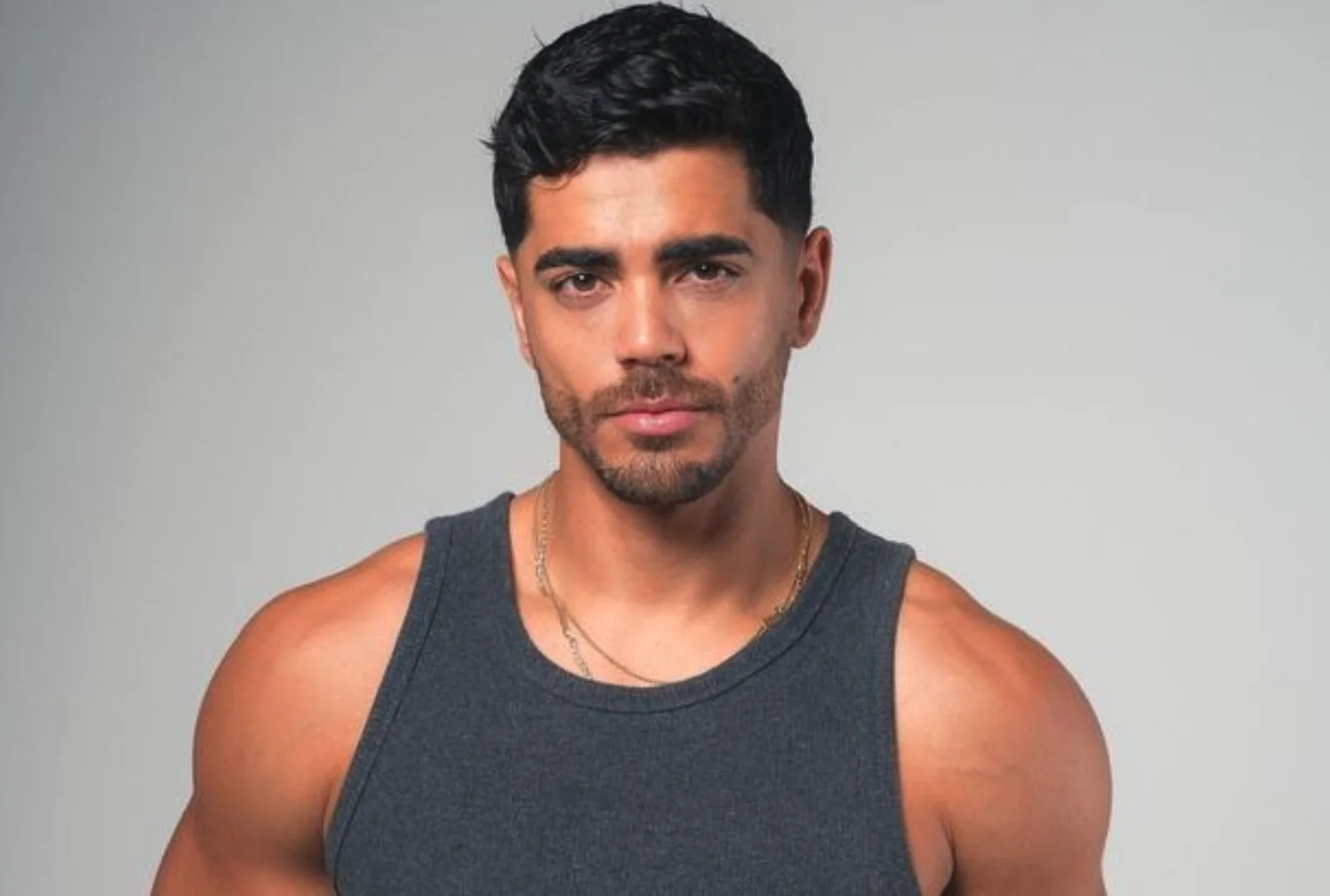 Jay Torres llega con fuerza a Colombia y estrena su nuevo sencillo “Una Así”